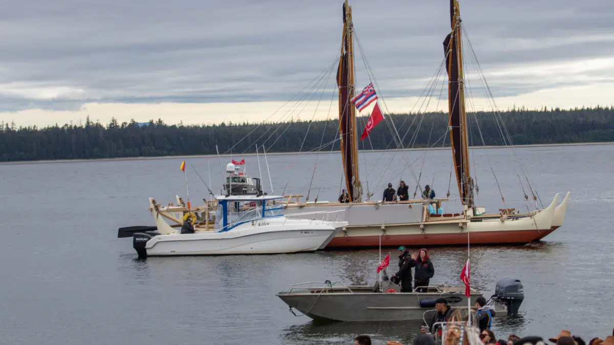 Traditional Polynesian Canoe on 43,000 Nautical Mile Voyage to Stop in ...