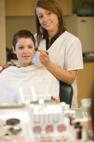 FREE Workshop: Contouring & Highlighting | SPIRIT 105.3