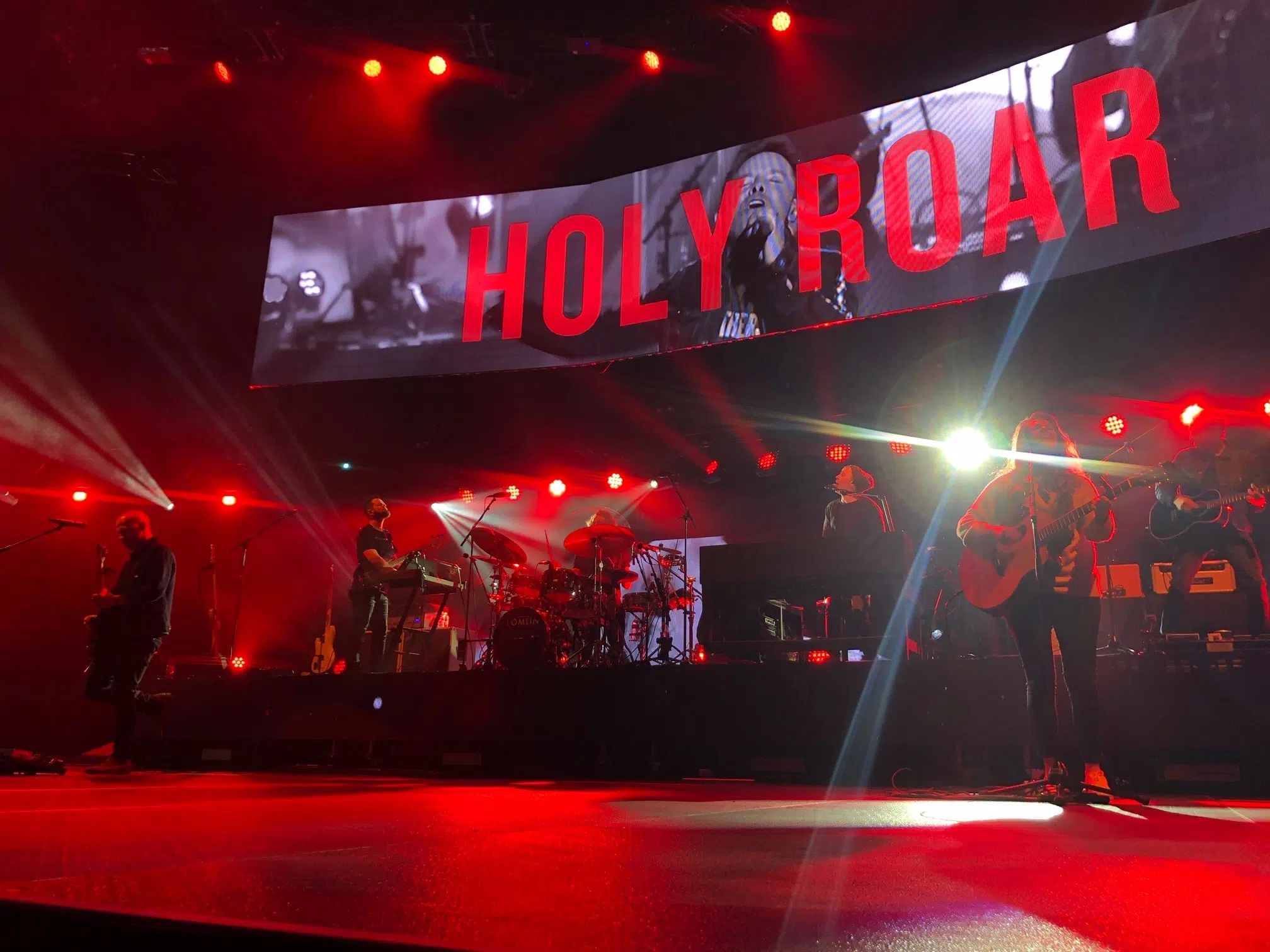 Chris Tomlin, Tauren Wells & Pat Barrett Holy Roar Tour Took accesso ...