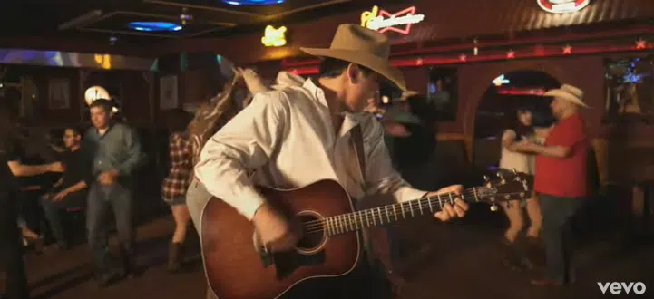 WATCH: New Matt Castillo Video For ‘Say It’ | KOKE FM