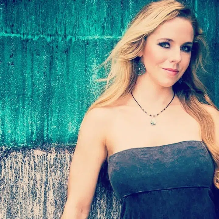 LISTEN: Susan Hickman on Texas Nights with Scotty Bennett 1/7/20 | KOKE FM