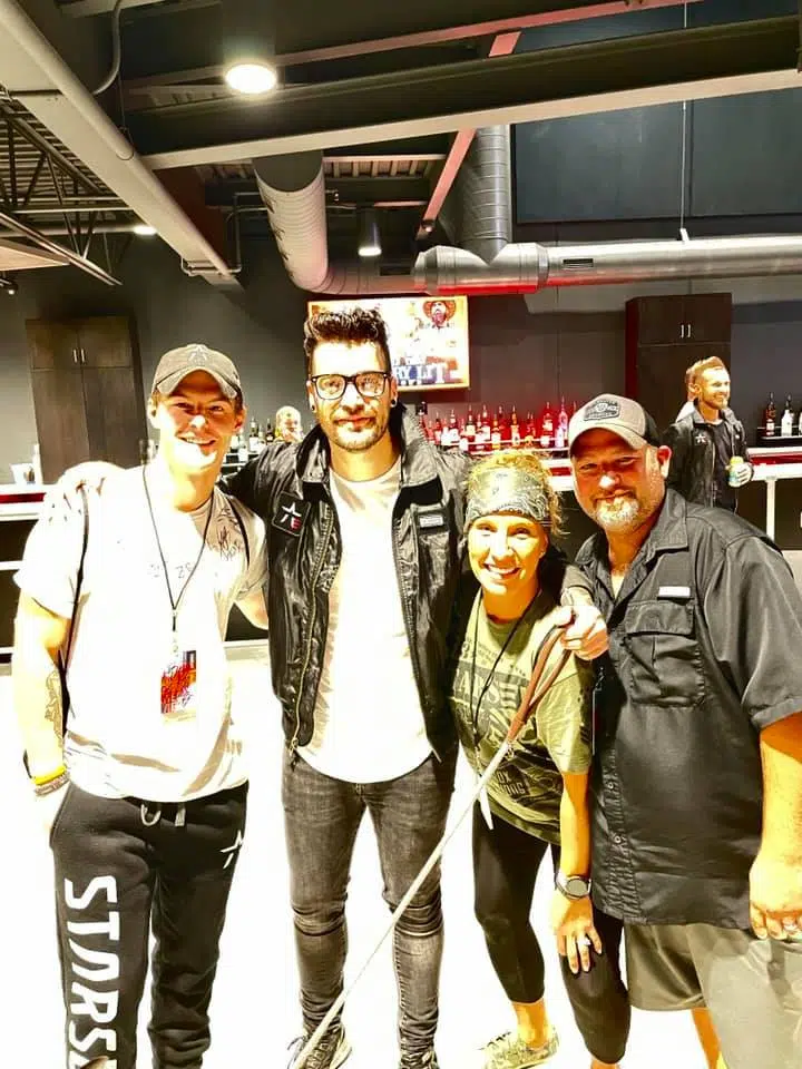 Extreme Razor Fan | Razor 94.7 104.7 - The Cutting Edge of Rock