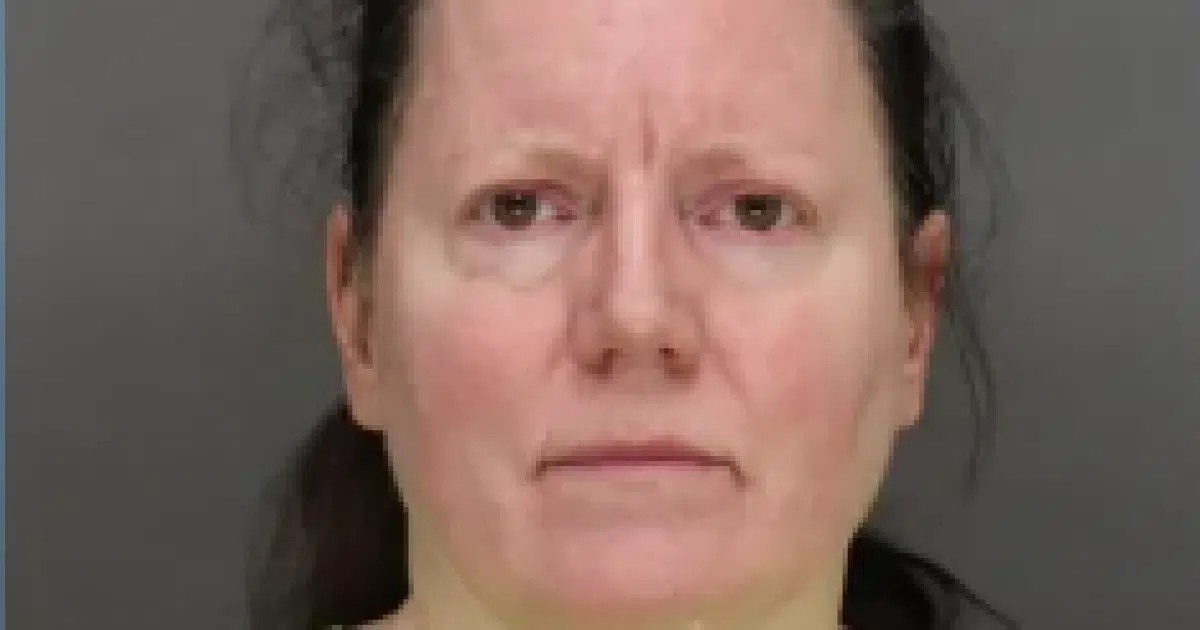 Green Bay woman accused of setting fire to her own house while her ex ...