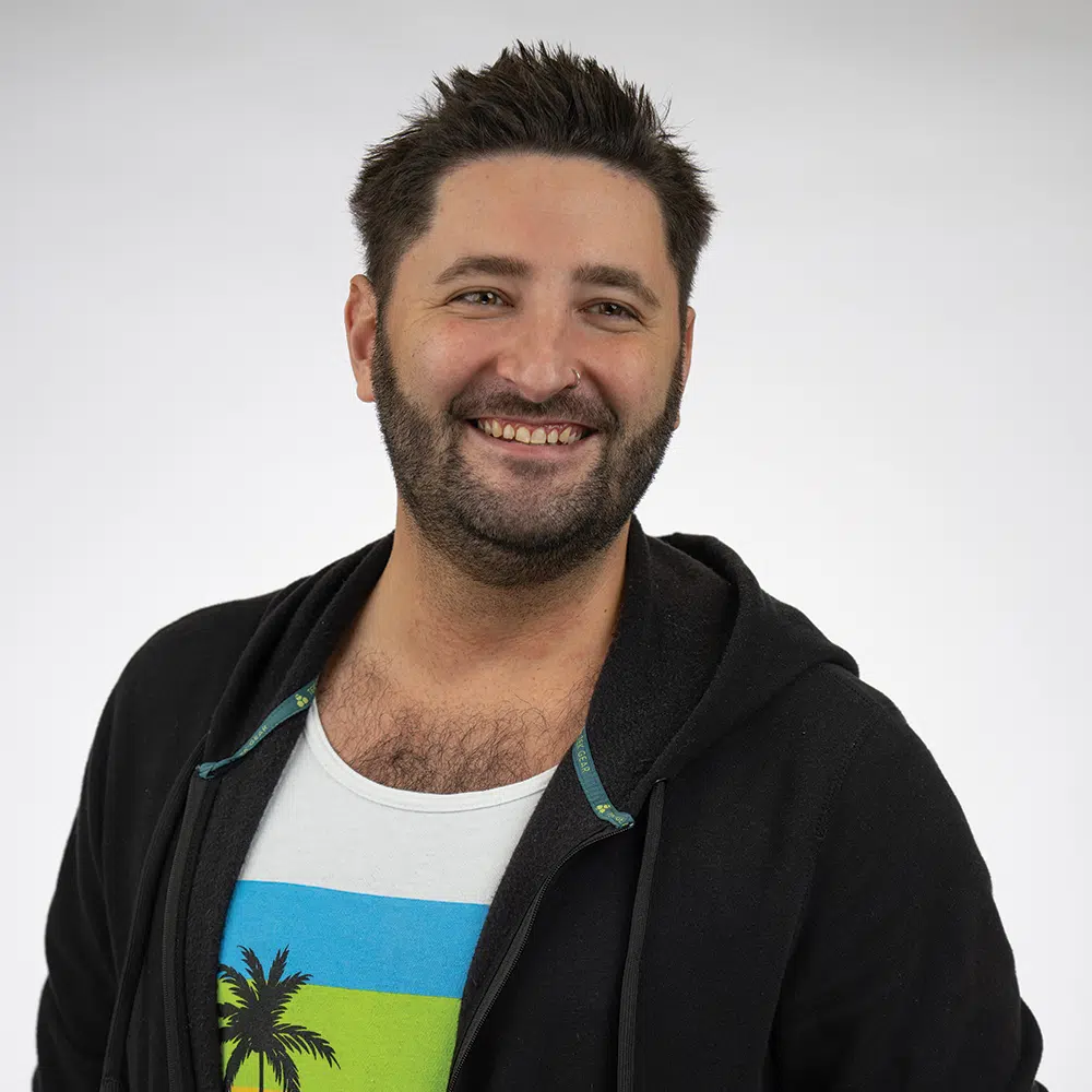 Reed | The #1 Hit Music Station | 95.9 KISS-FM