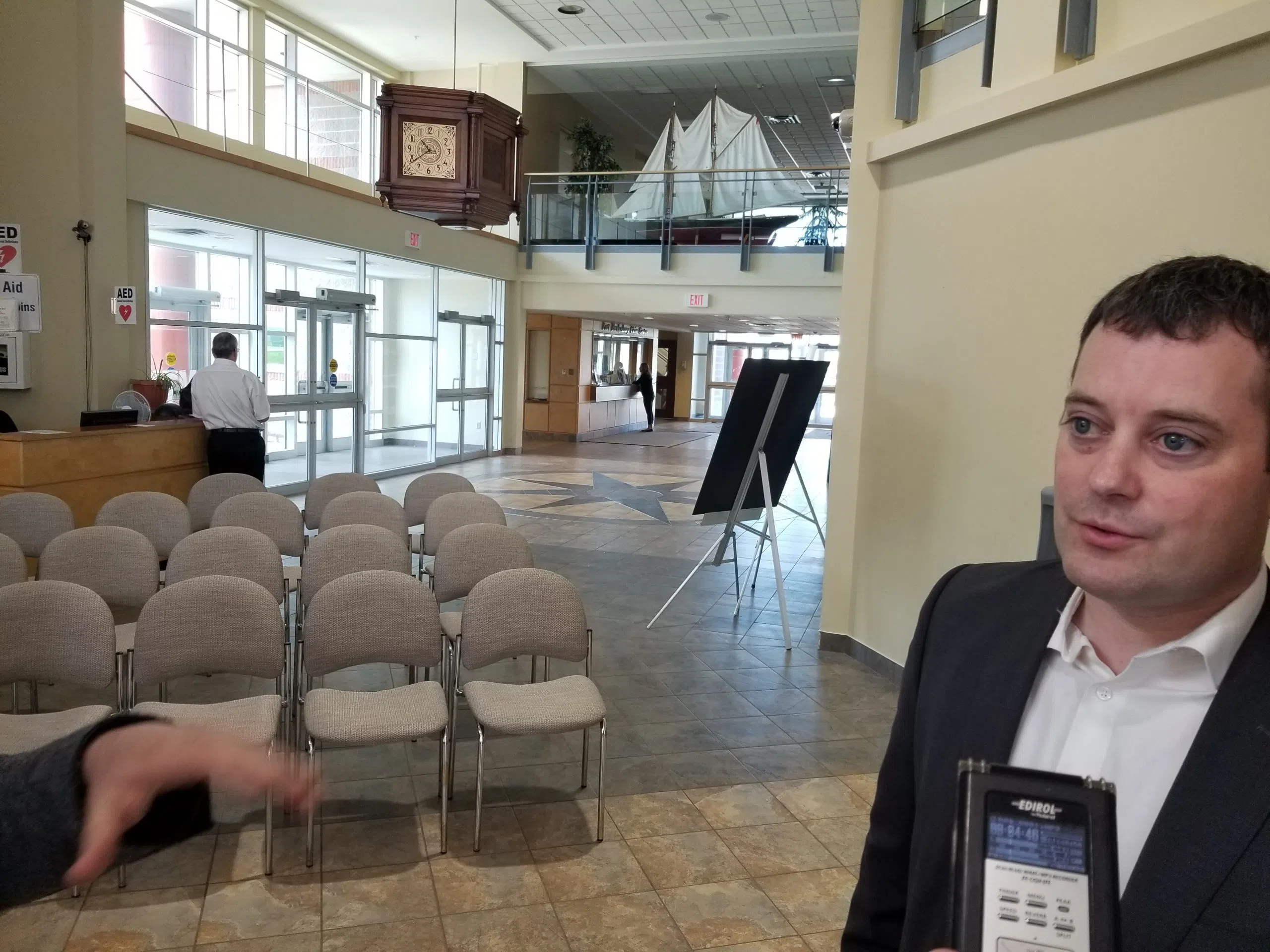 Health minister says provincial officials are trying to fight ER ...