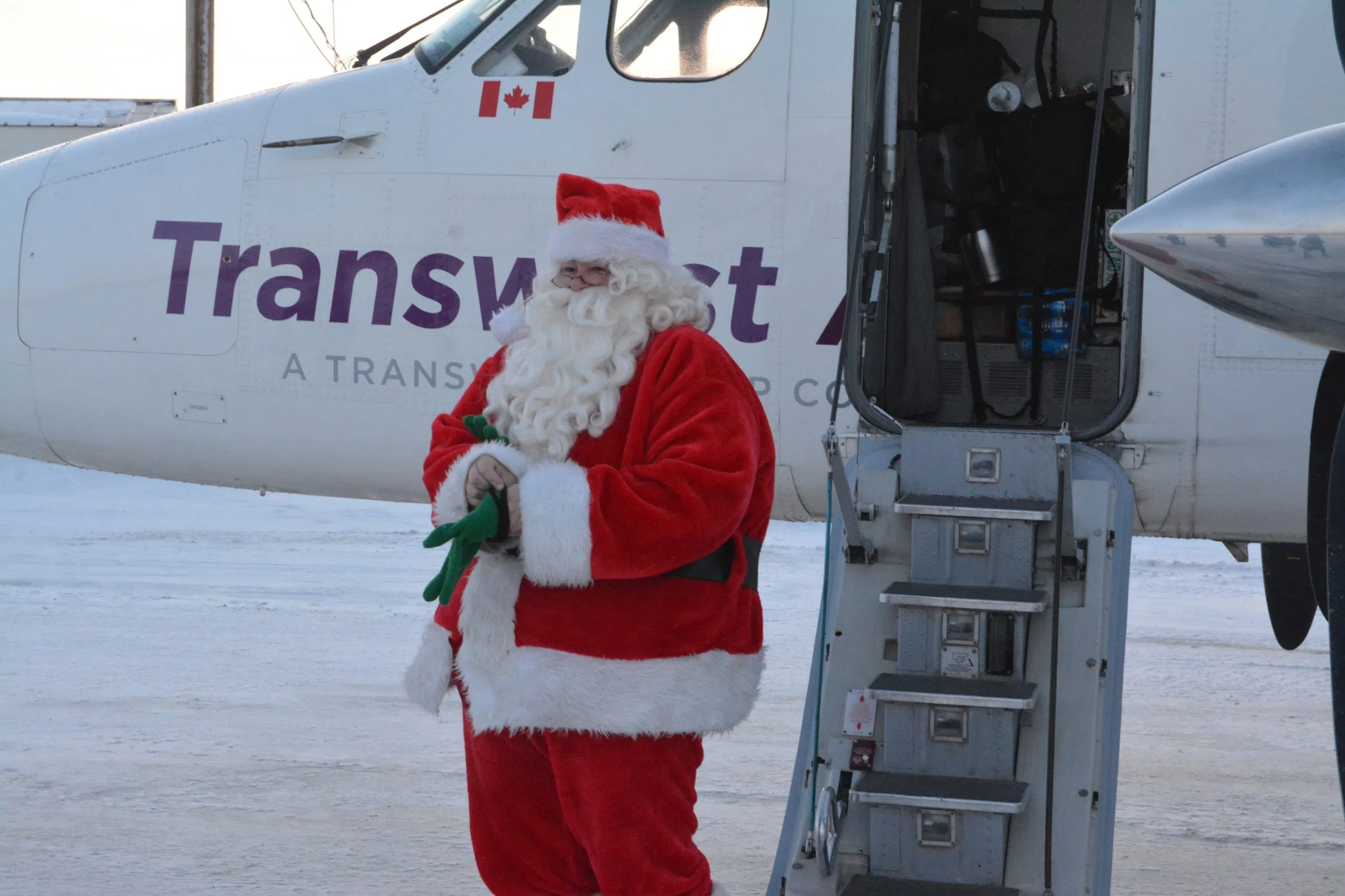 Annual Santa Flight brings joy to northern communities | paNOW