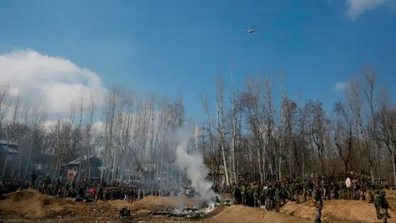 Pakistan, India trade fire in Kashmir; villagers flee homes | paNOW