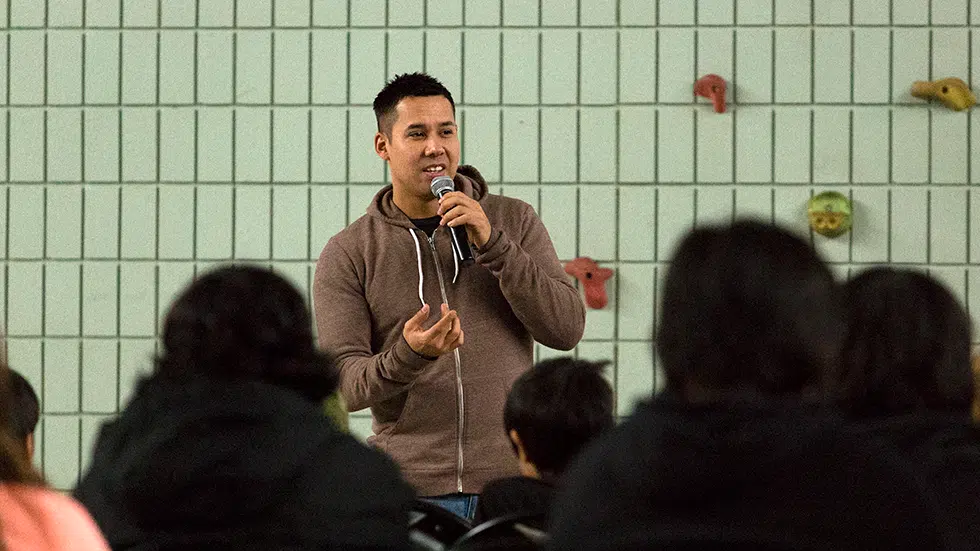 Well-known indigenous actor visits Muskoday’s youth | paNOW