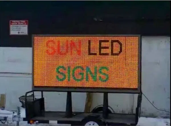 New flashy digital signs could hit city streets | paNOW