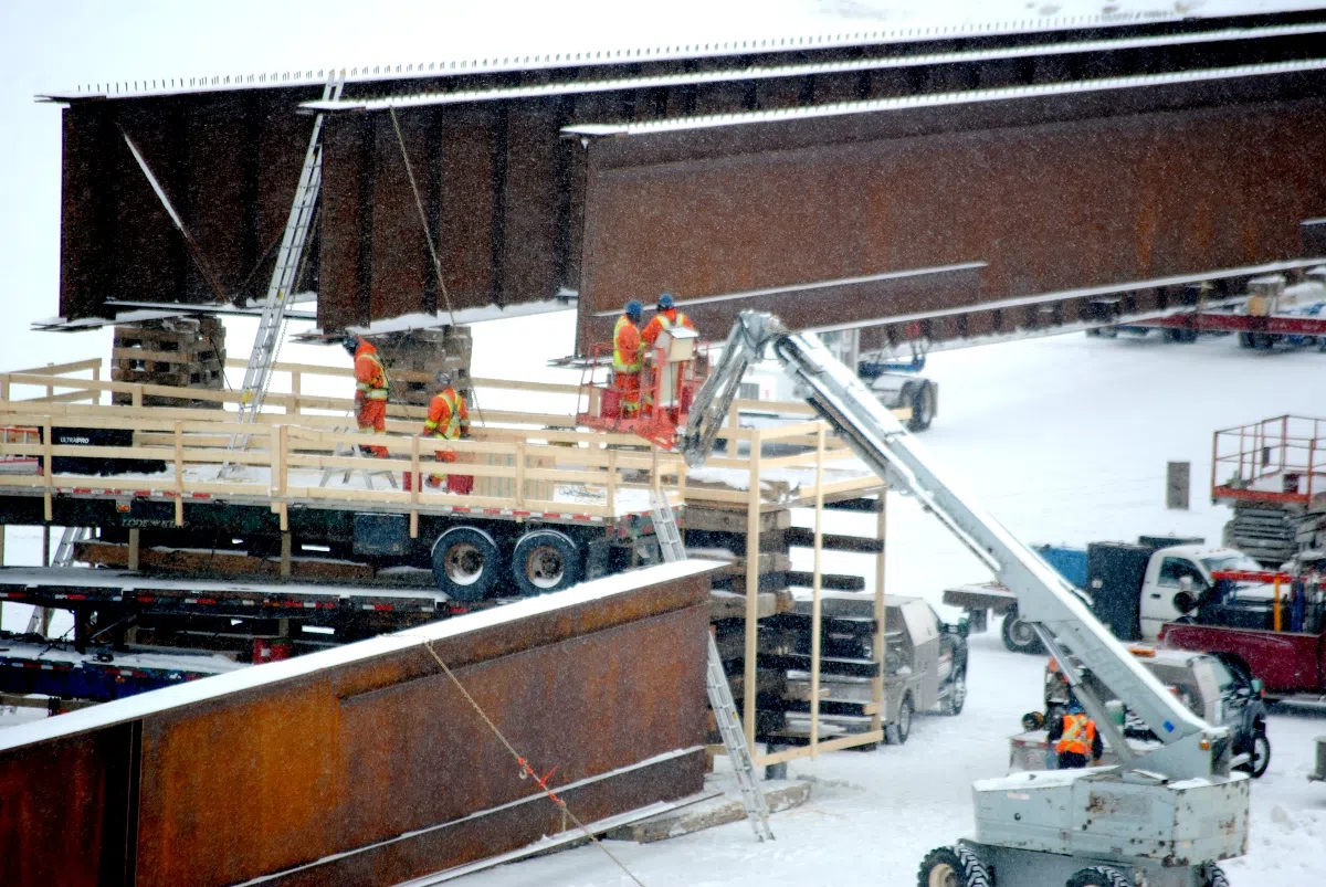 St. Louis bridge construction on target for completion | paNOW