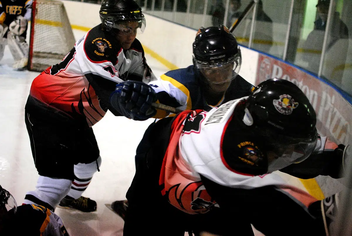 Ice Hawks open season with 5-4 victory | paNOW