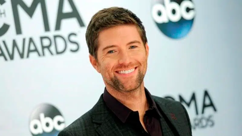 Bus carrying singer Josh Turner’s road crew crashes, 1 dead | paNOW