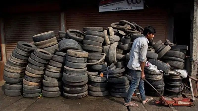 Hamilton scientists find way to dissolve, recycle rubber from car tires ...
