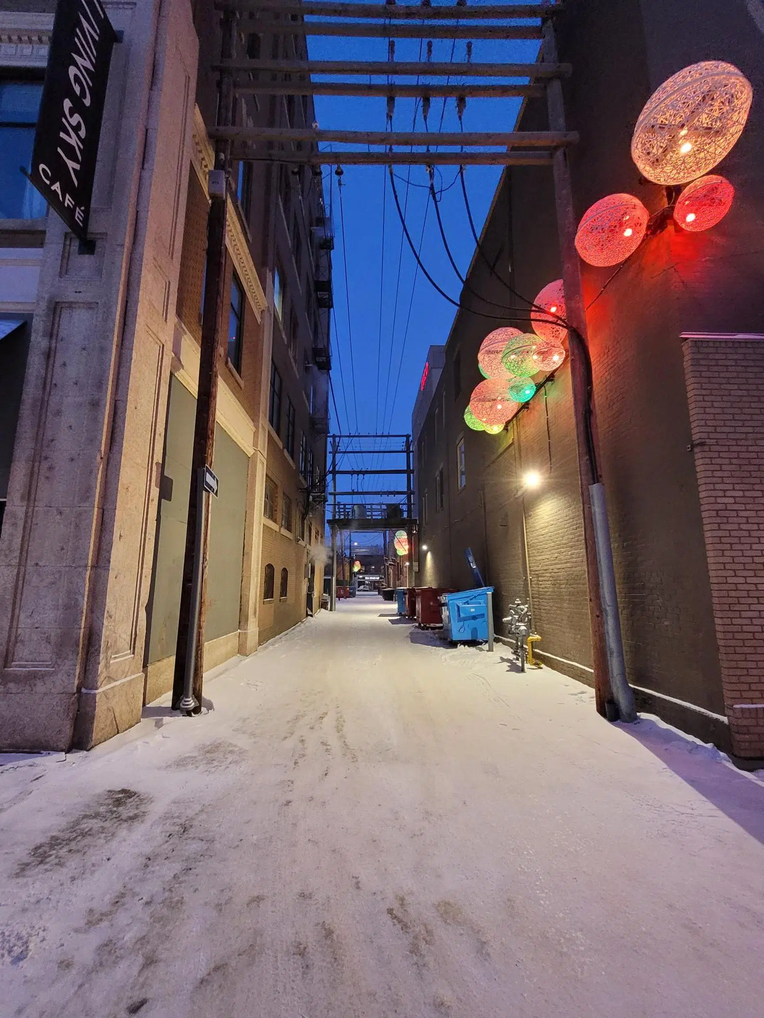 Lighting up a downtown alley | Country 600 CJWW