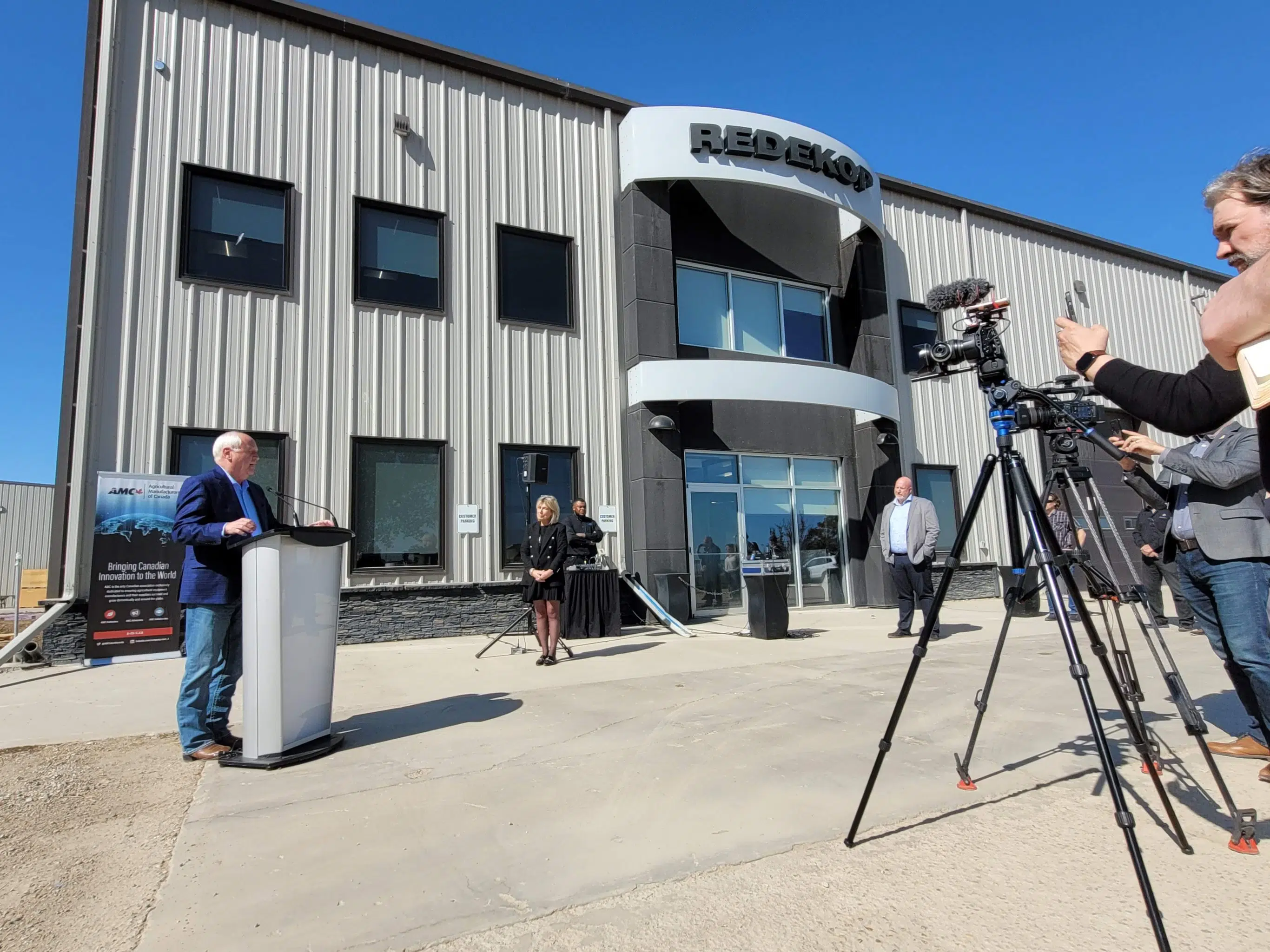 Redekop Manufacturing expanding to meet export demand | Country 600 CJWW