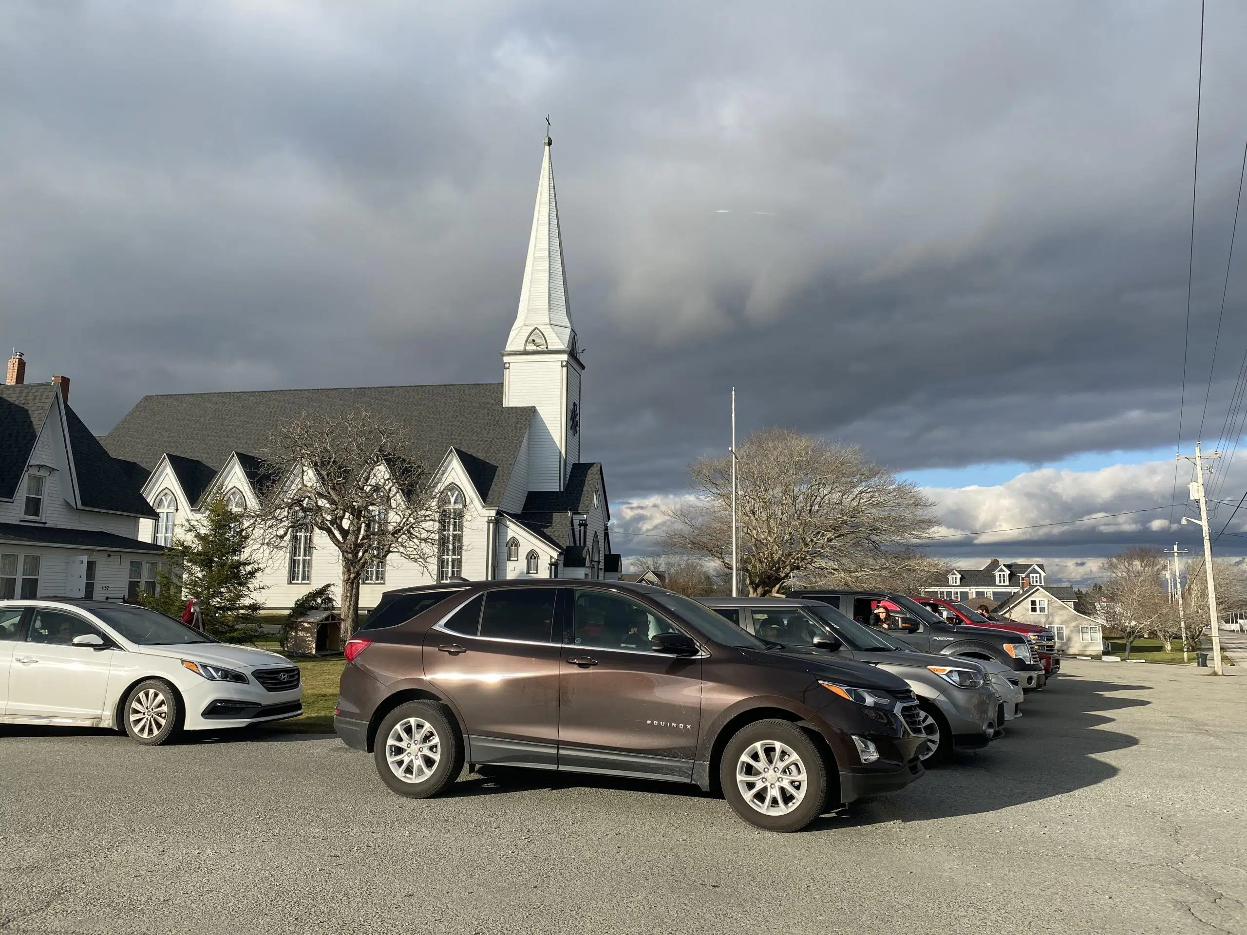 Community Comes Together for Residents 105th Birthday | Y95.5