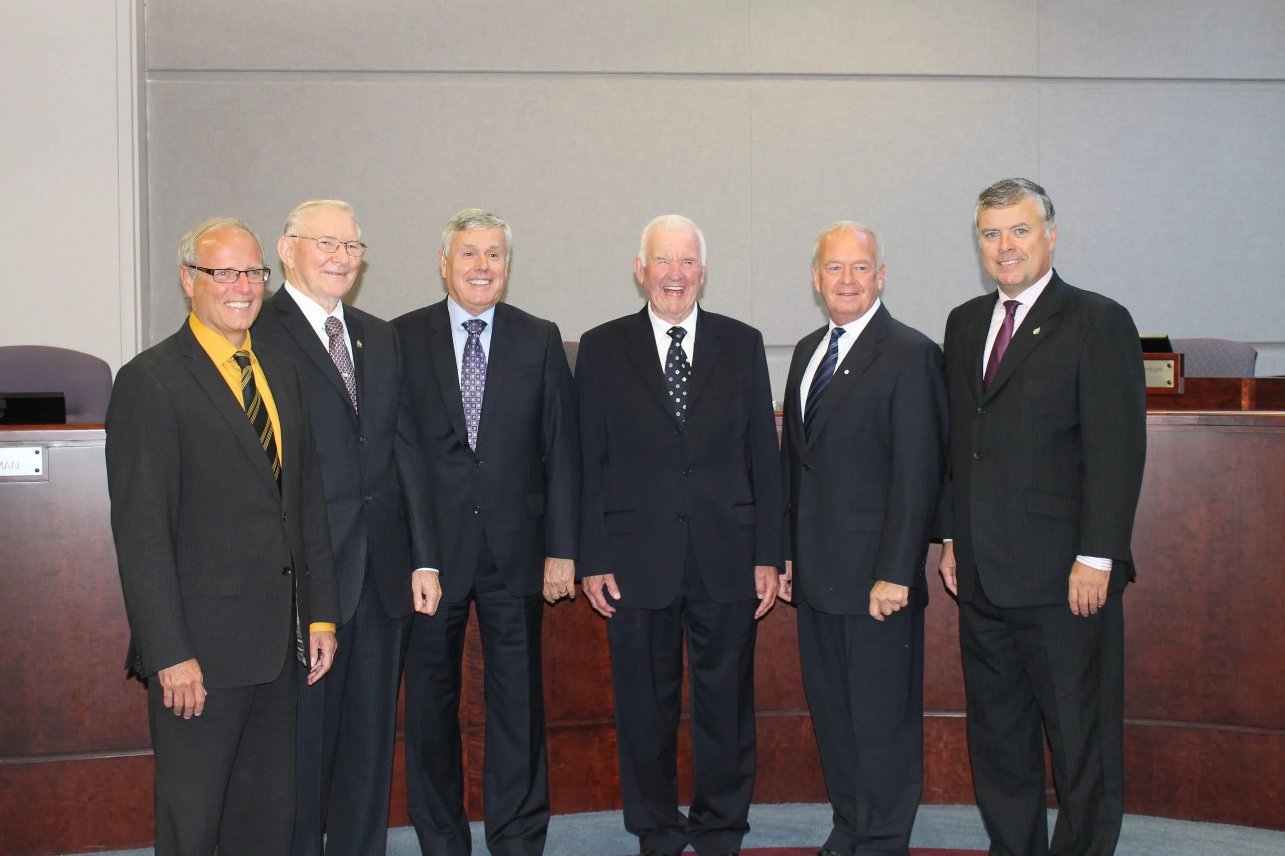 Former Mayors And City Councillors Honoured At Meeting | 91.9 The Bend