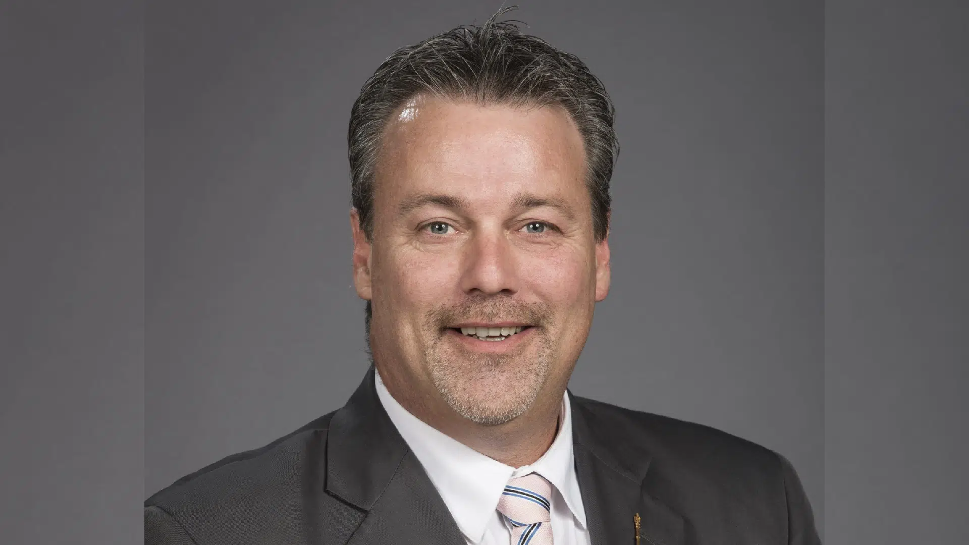 Greens Call For Resignation Of Energy Development Minister | 91.9 The Bend