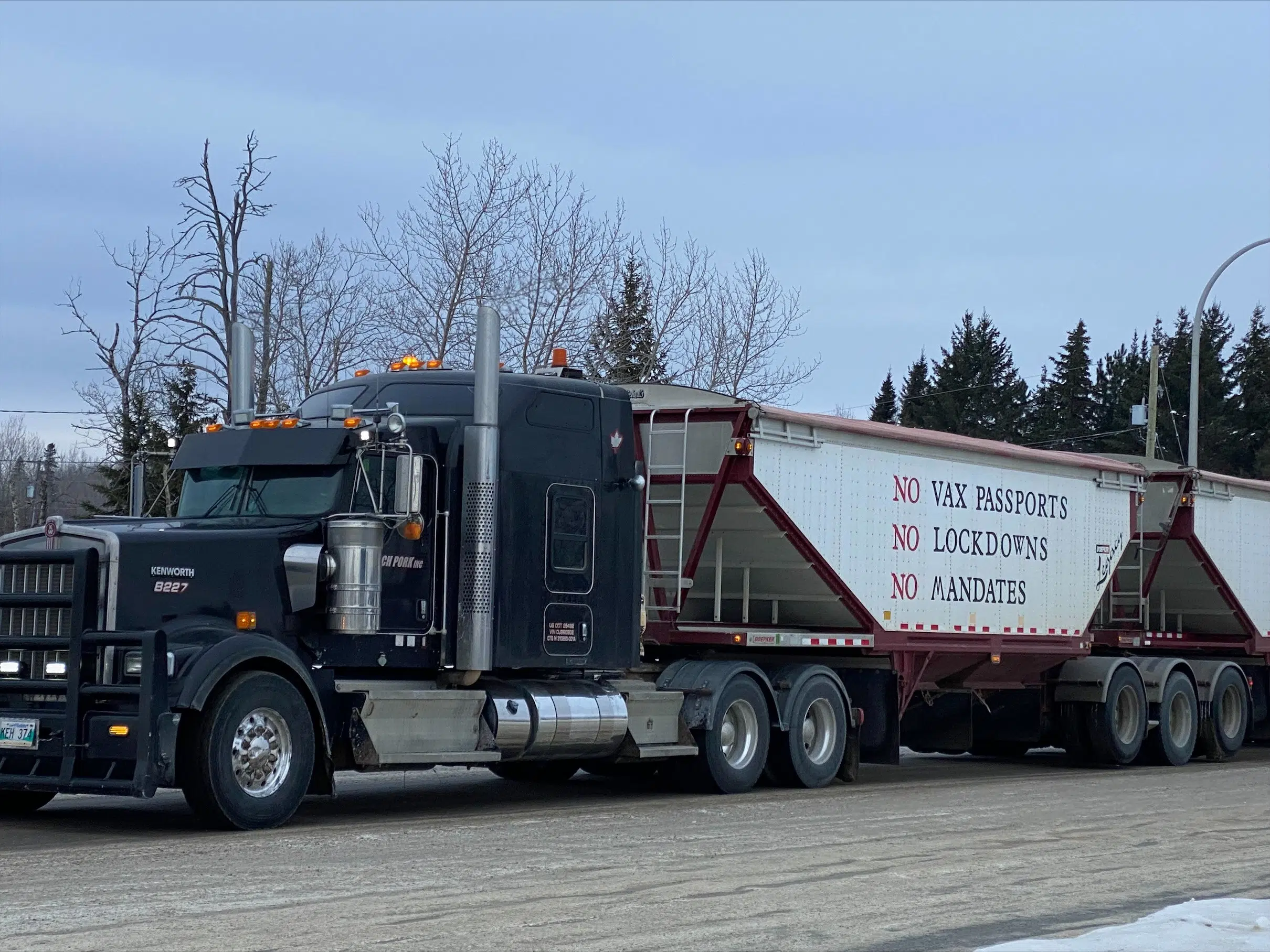 Conservative Leader to meet with protest convoy truckers | Country 94