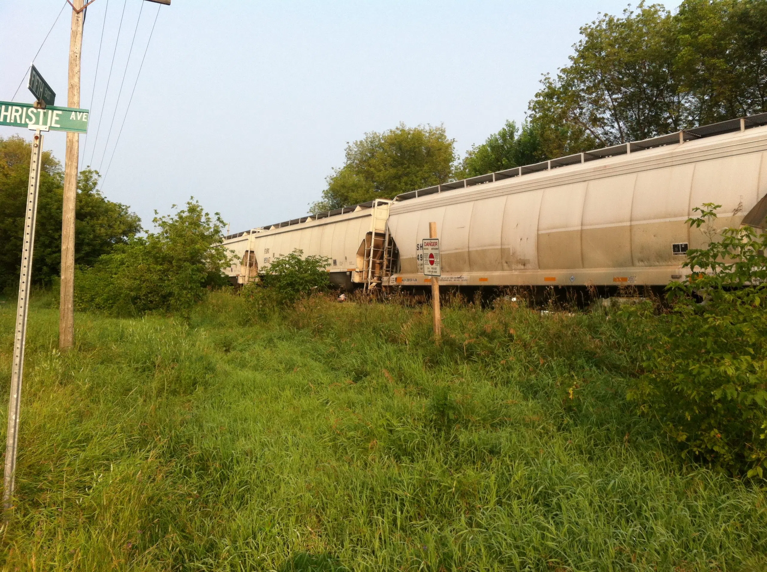 MP Wades In CN Rail line plans | CFOB 93.1 The Border