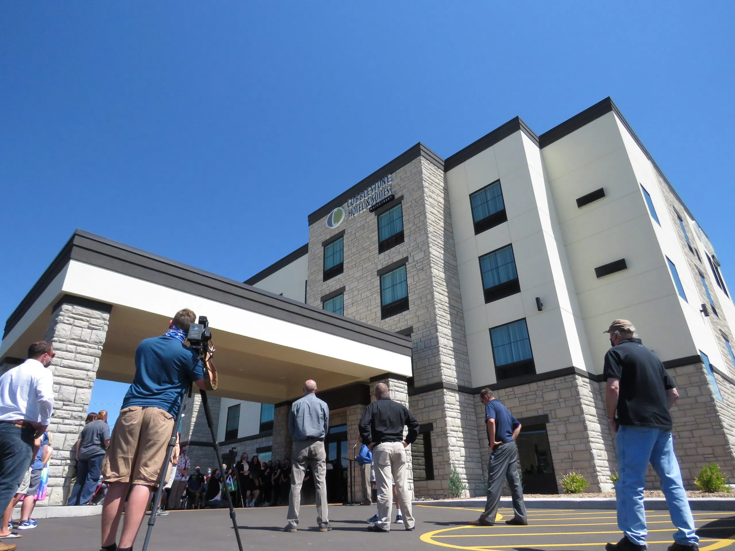 Two Rivers’ Newest Hotel Officially Open for Business | Seehafer News