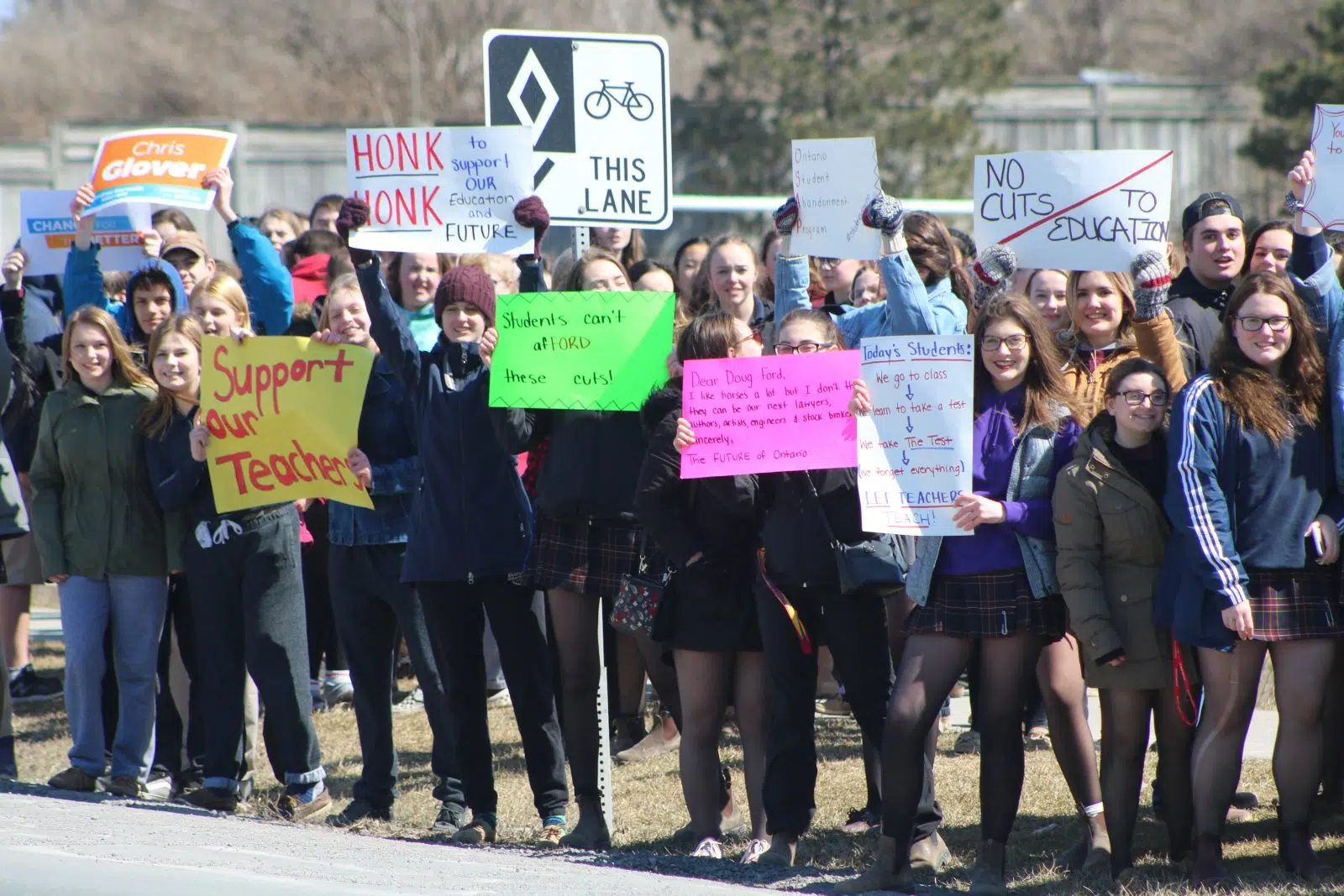 Quinte Region high school students protest education cuts | Quinte News