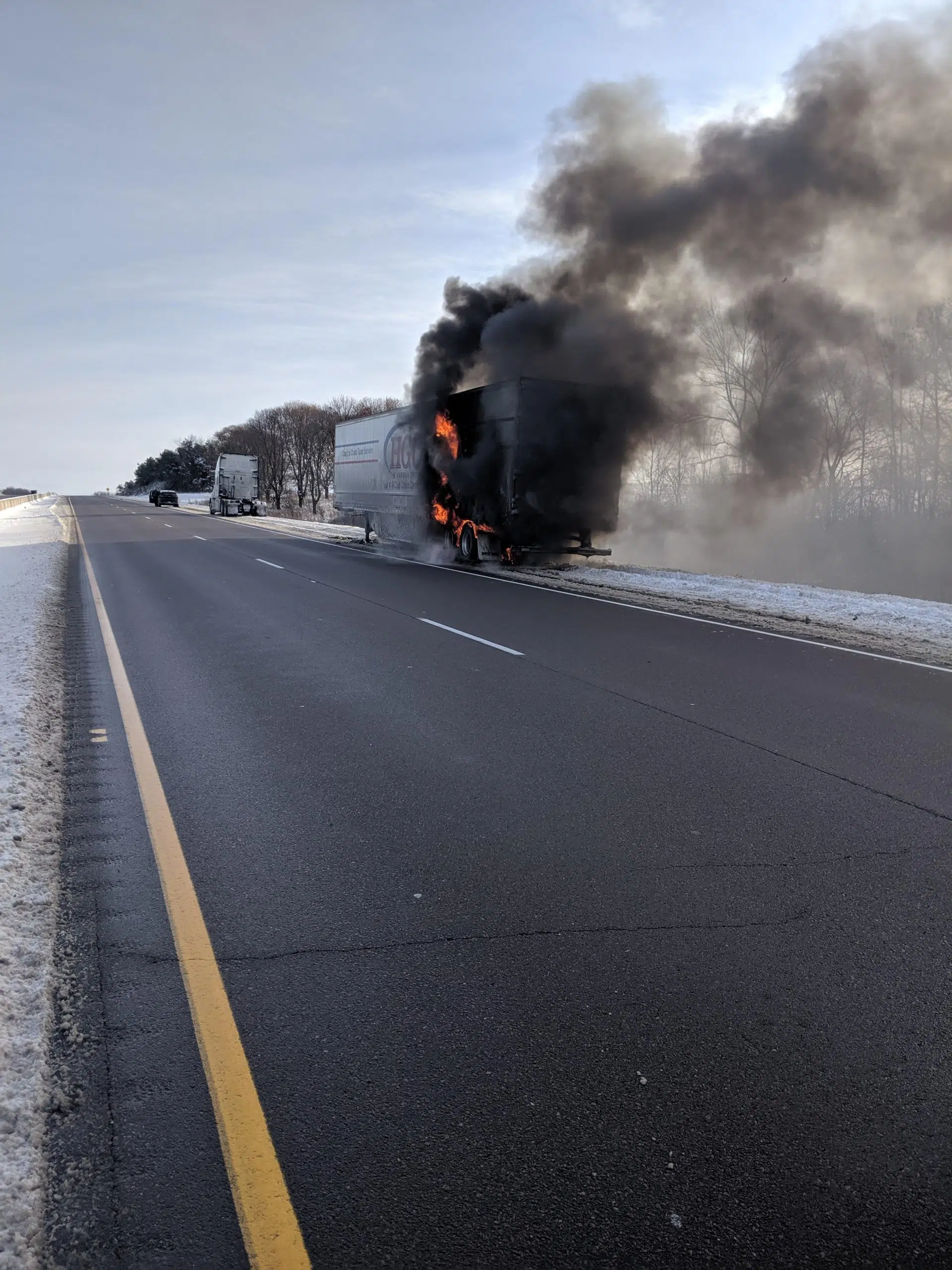 UPDATE: Hazardous fire on 401, one lane open | Quinte News