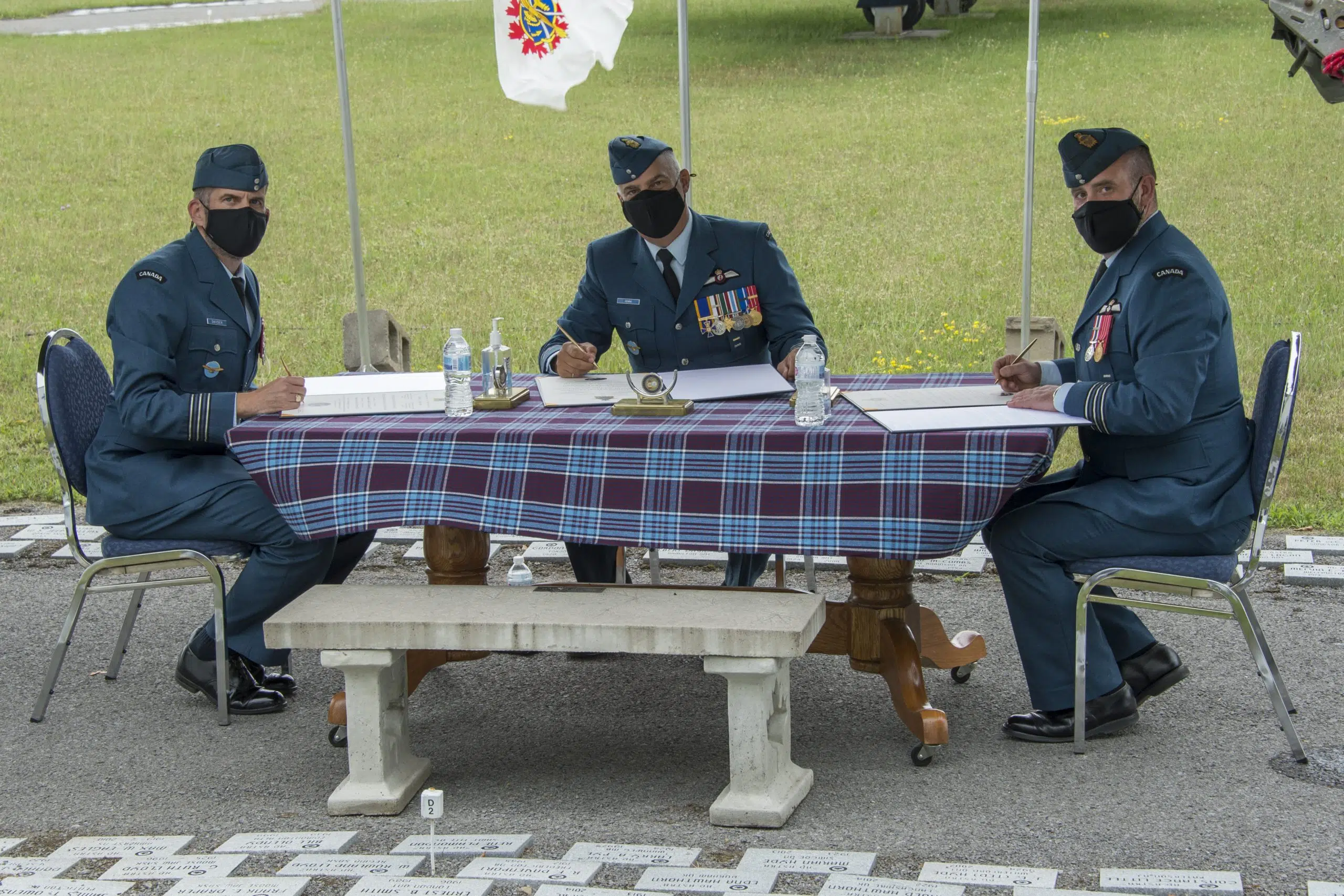 RELEASE: 8 Operations support squadron welcomes new commanding officer ...