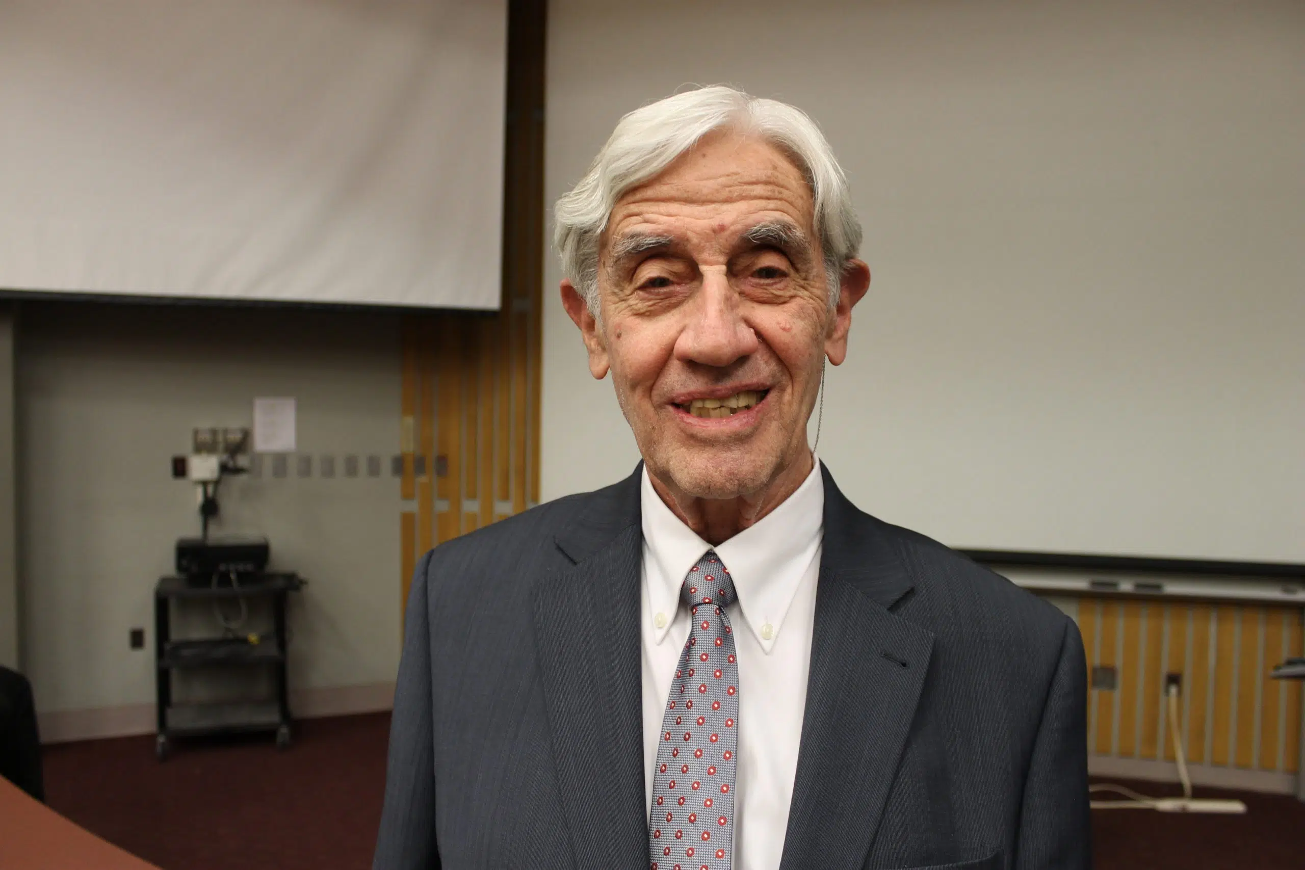 Elly Gotz’s Story: The Ghetto, Dachau, and Liberation | 106.9 The X