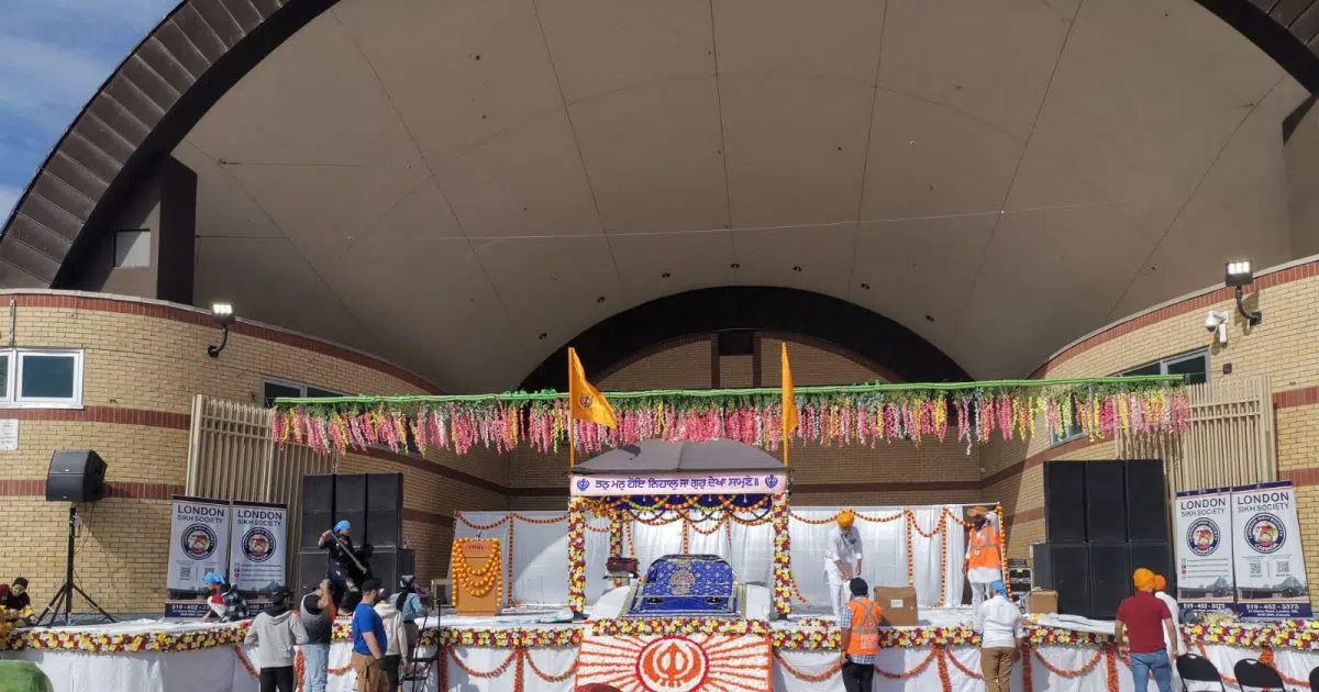 Sikh community of London celebrates Khalsa Sajna Diwas | CFRL