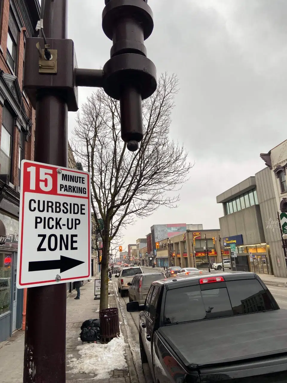 City puts up signs for curbside pick-up zones | PTBO Today