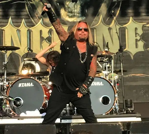 Vince Neil’s dog “brutally murdered” | 102.9 The Buzz