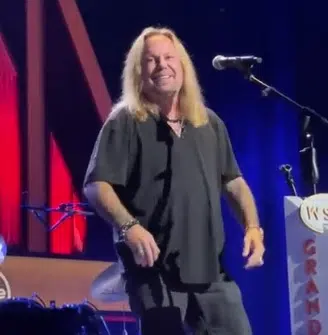 Vince Neil Performs “Home Sweet Home” At The Grand Ole Opry | 102.9 The ...