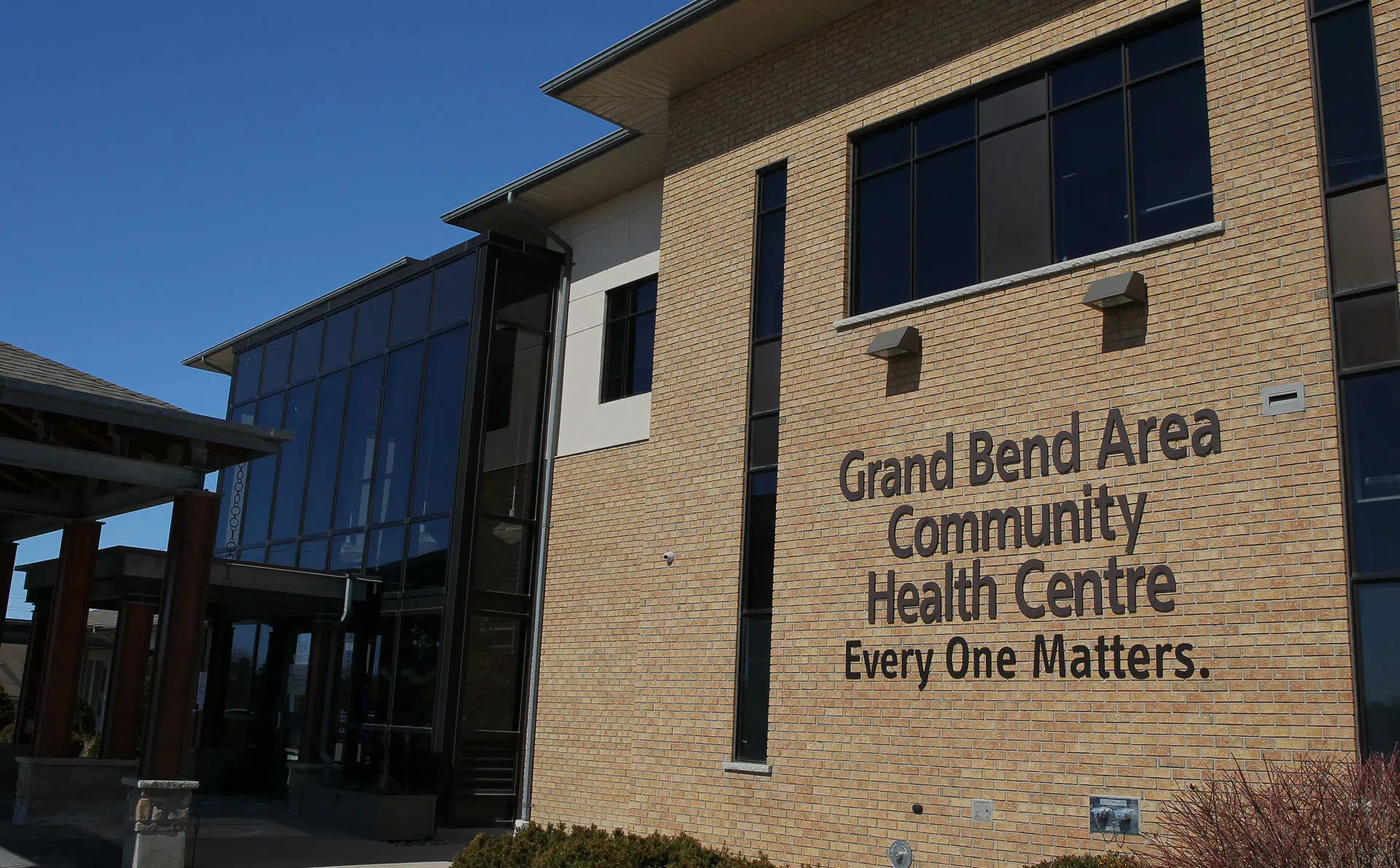 GO-VAXX Bus Coming to Grand Bend Monday | 90.5 Exeter Today