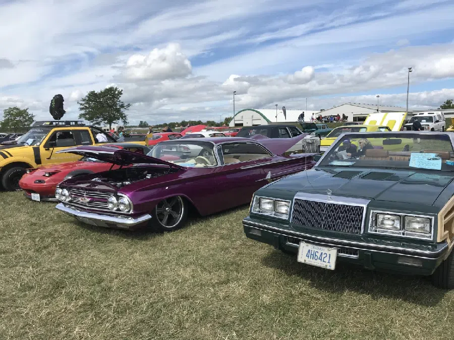 CLASSIC CAR SHOW AT FALL FAIR BRINGS SHINEY WHEELS AND CAR ENTHUSIASTS ...