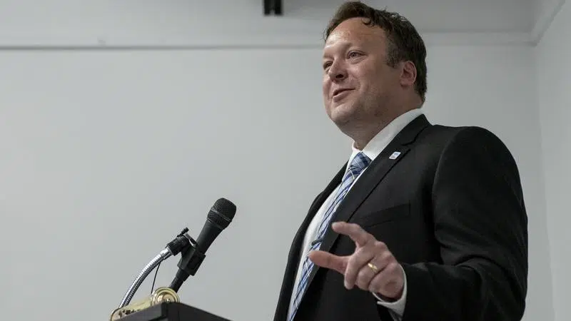 Bater says national plastics ban model prefered, hopes for clear ...