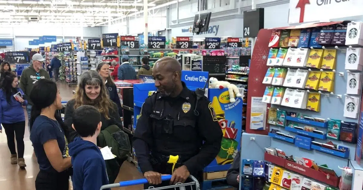 Local kids get to ‘Shop-With-A-Cop’ | KORN Country 100.3 | WYGB-FM ...