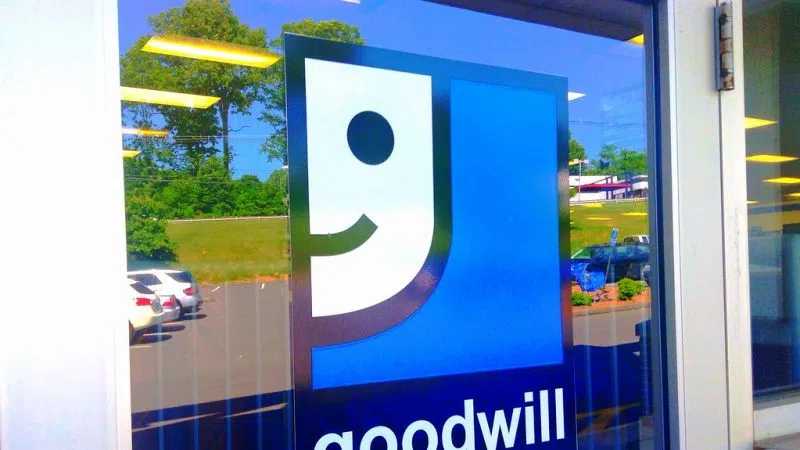 WDEZ 101.9 FM Great Country