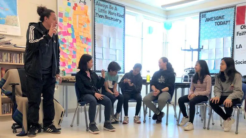 Blackfoot artist spends time with students at Red Deer school ...