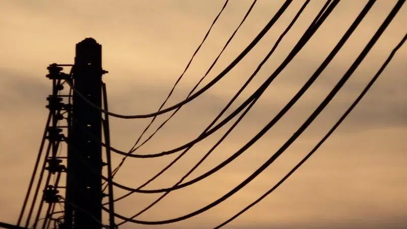 Fallen power line causes power outage in north Red Deer | rdnewsnow.com