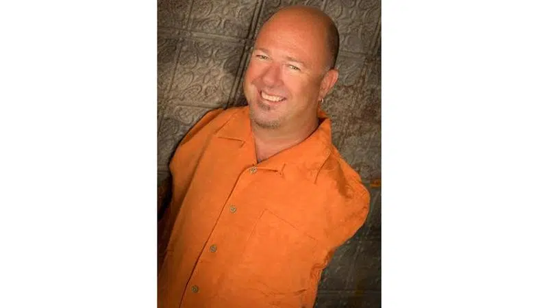 Man born with no arms brings message of self-esteem to Red Deer ...