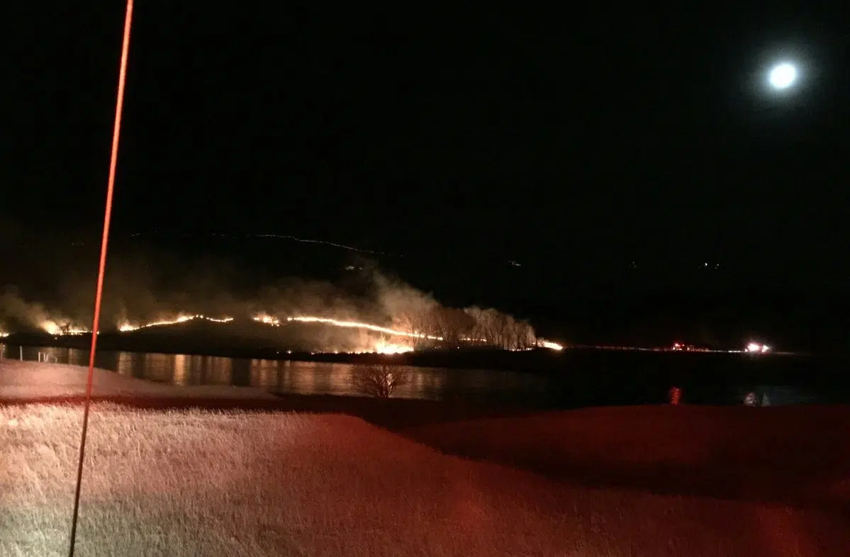 Coaldale & Picture Butte Respond to Large Grass Fire | Lethbridge News Now