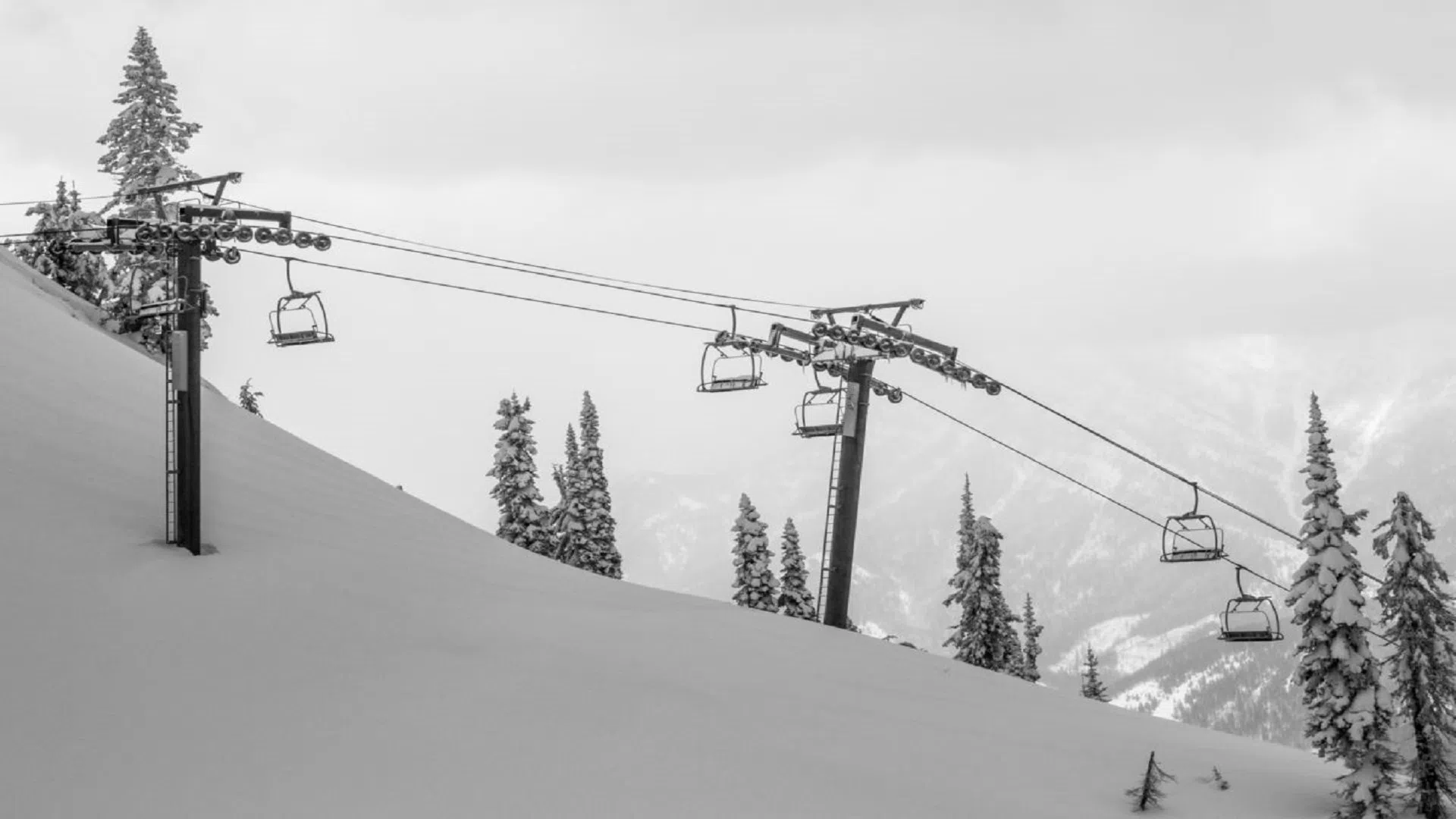 Three people dead after ammonia leak at Fernie Memorial Arena ...