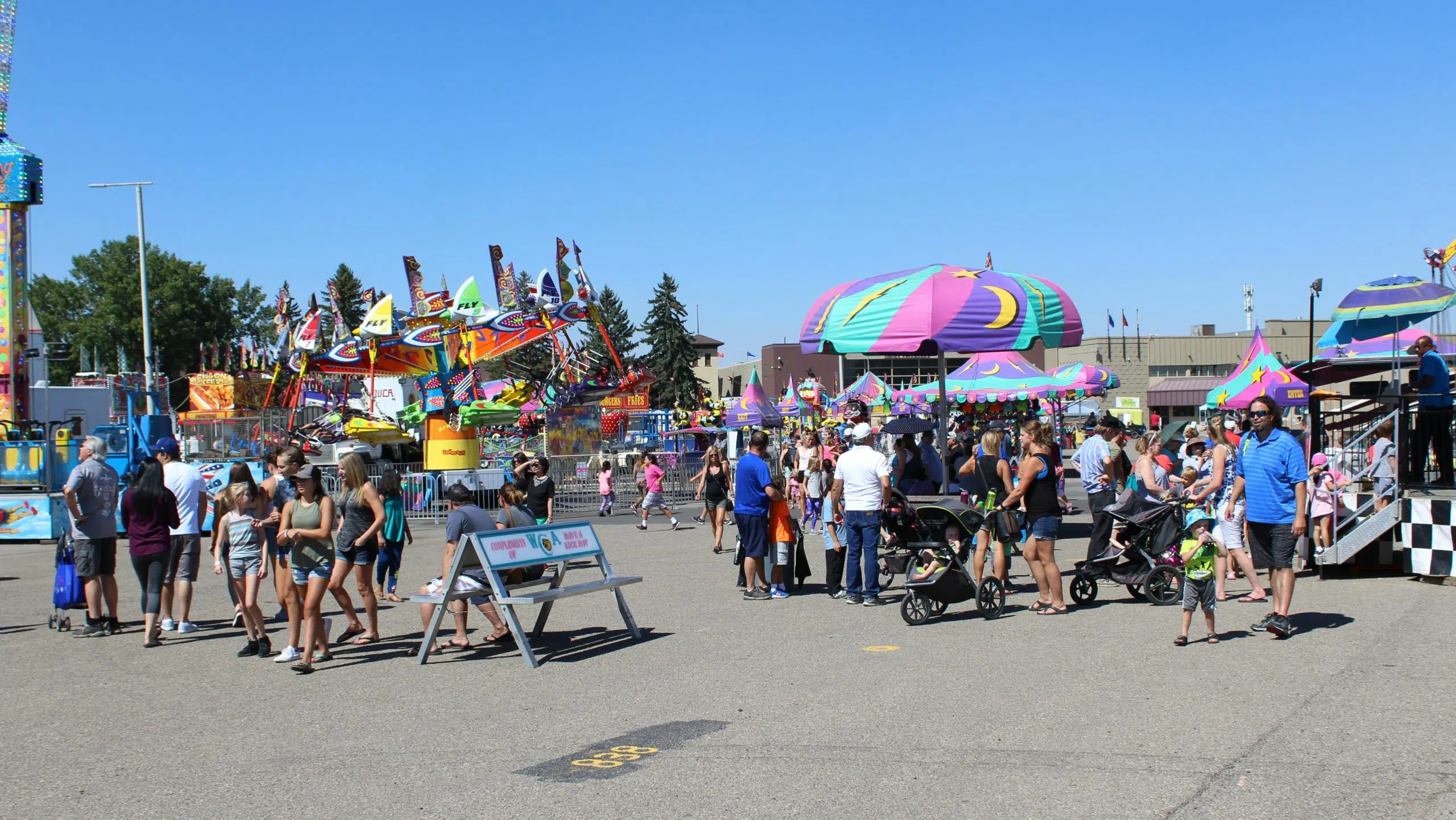With the sun shining down, turnout solid for kick off of Whoop Up Days | Lethbridge News Now