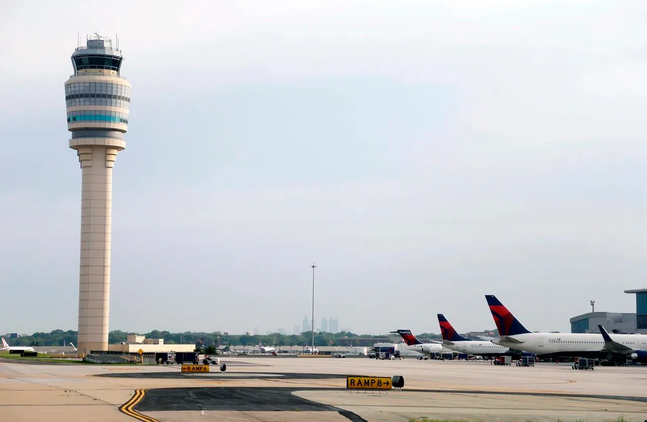 Sudden power outage creates ‘nightmare’ at Atlanta airport | Lethbridge ...