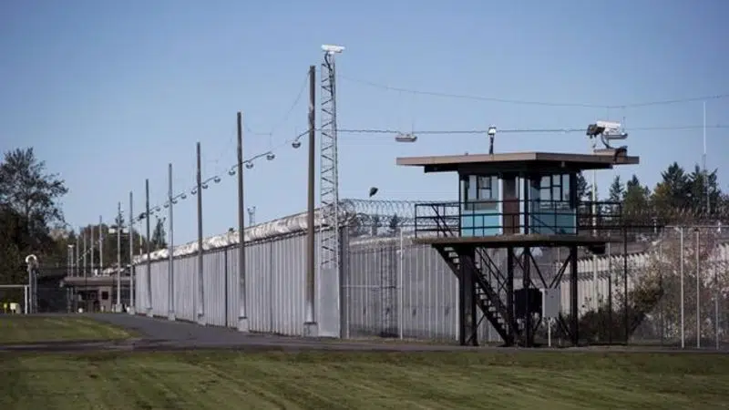 Prison needle use should be supervised to ensure safety, guards say ...