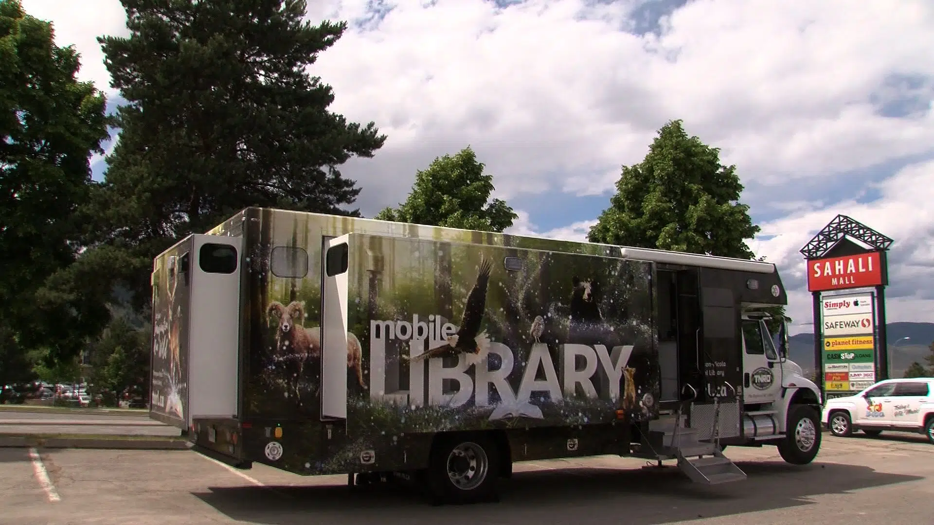 New TNRD Mobile Library heads out on maiden voyage | CFJC Today Kamloops