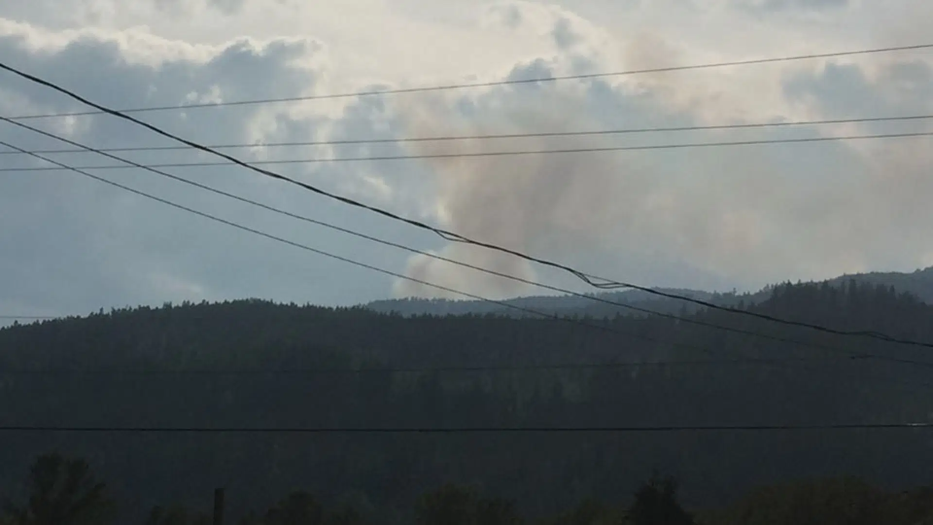 Small wildfire ignites near Clearwater | CFJC Today Kamloops