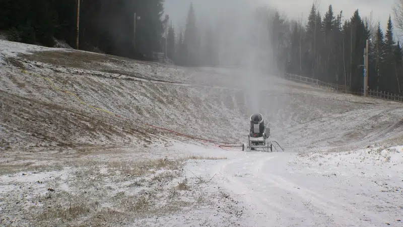 Snow gun takes aim at longer ski season | CKPGToday.ca