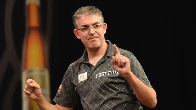 Canadian darts pro is self-isolation after earning his way back on tour ...